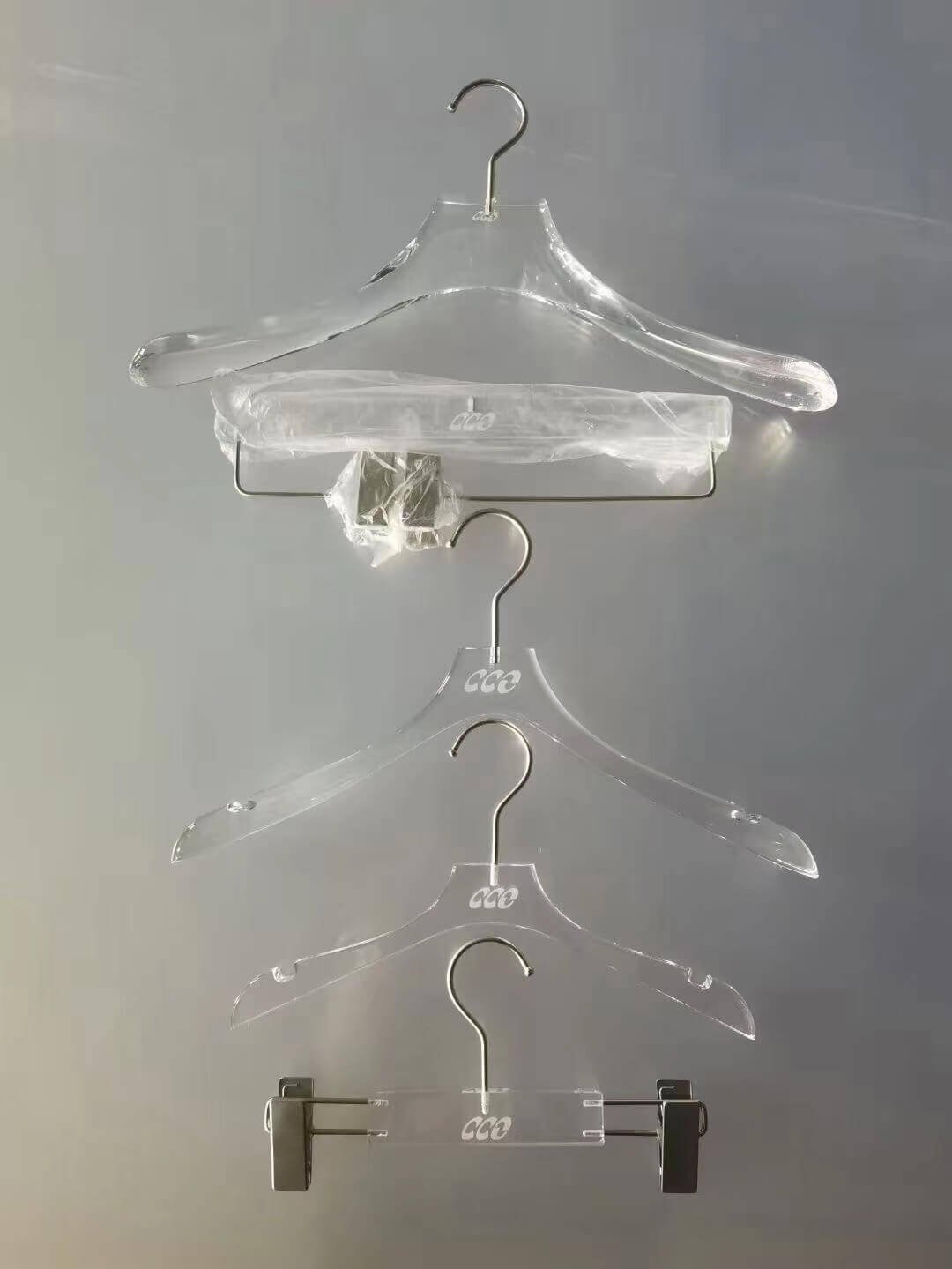 Acrylic Hangers - Chinov Display