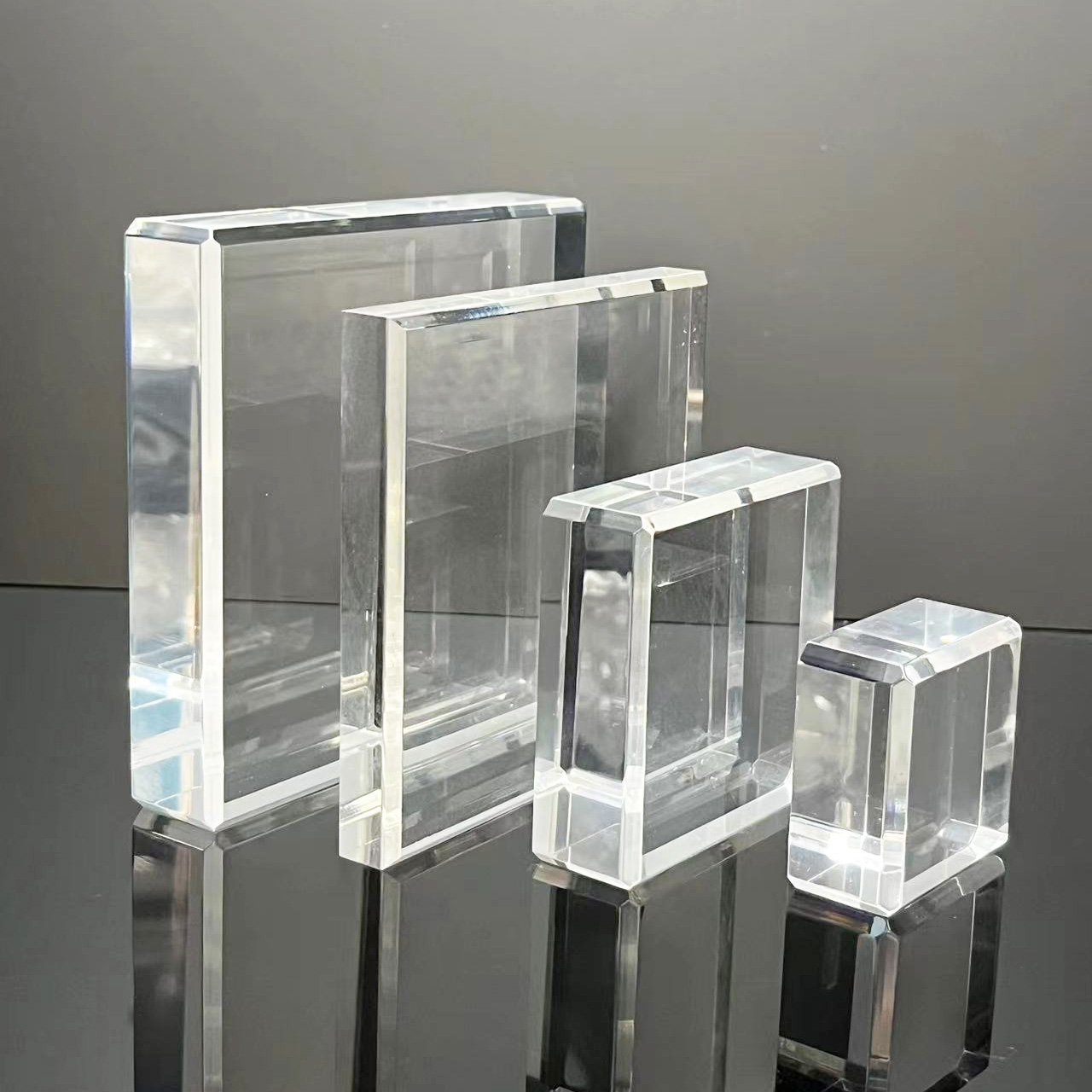 Wholesale Clear Solid Acrylic Block With Beveled Edges - Chinov Display